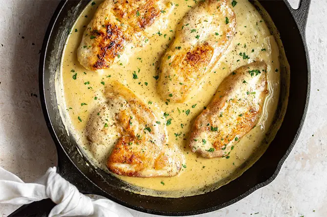 Blancs de poulet à la crème de moutarde - Recette régime Blancs de poulet à la crème de moutarde - Recette régime