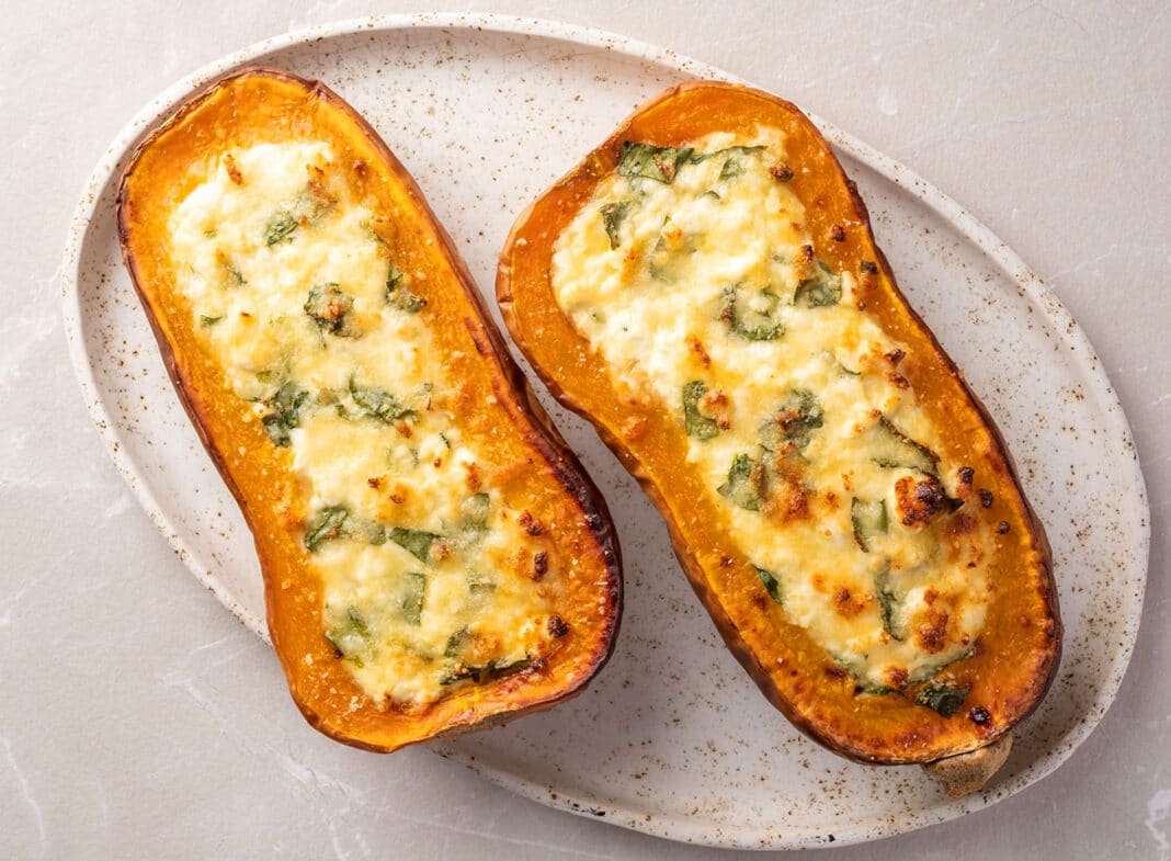 Butternut farcie au fromage frais et lardons : Le parfait plat ...